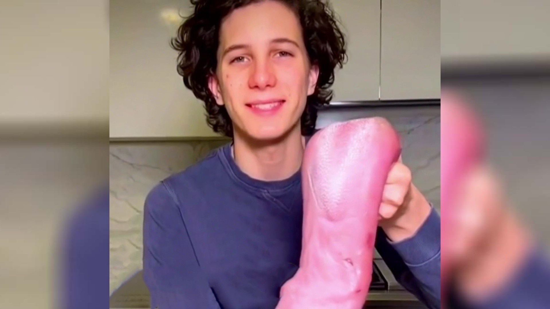 Watch Al Rojo Vivo Highlight: Robe Grill: TikTokero adquiere fama con ...