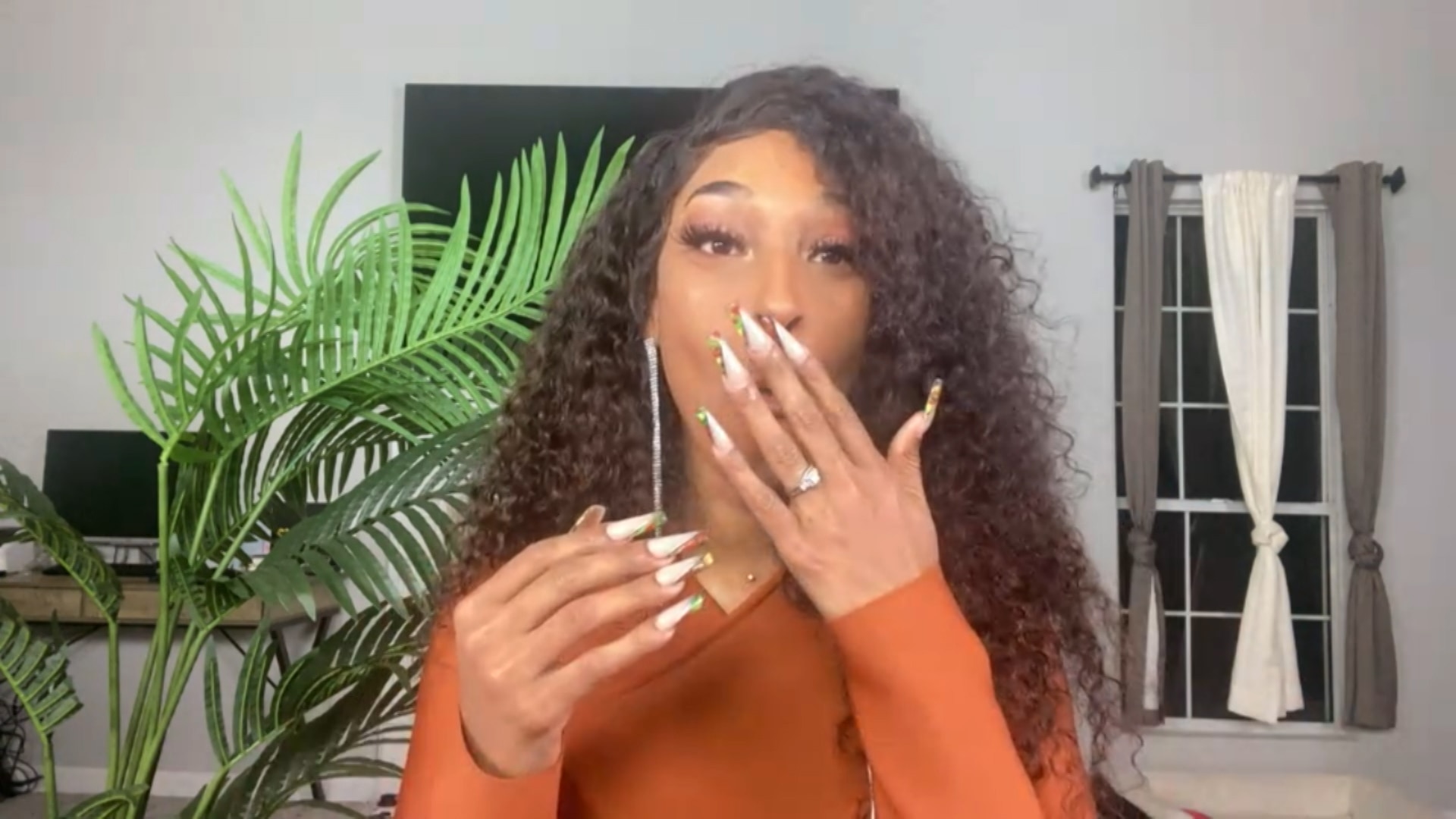 Watch Watch What Happens Live Highlight: The Gang Spills the Aun-Tea ...