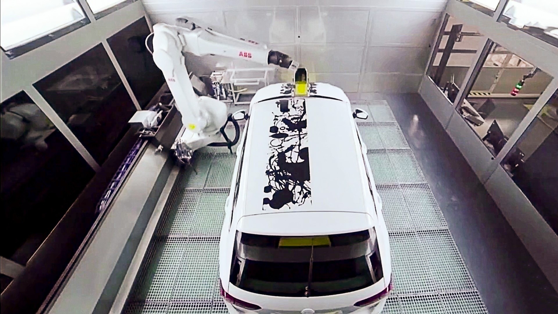 Watch hoy Día Highlight: Un robot reproduce la obra de arte de un niño ...