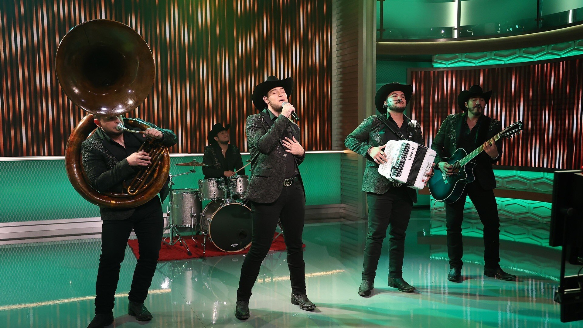 Watch hoy Día Highlight: Calibre 50 explica el significado de de la ...