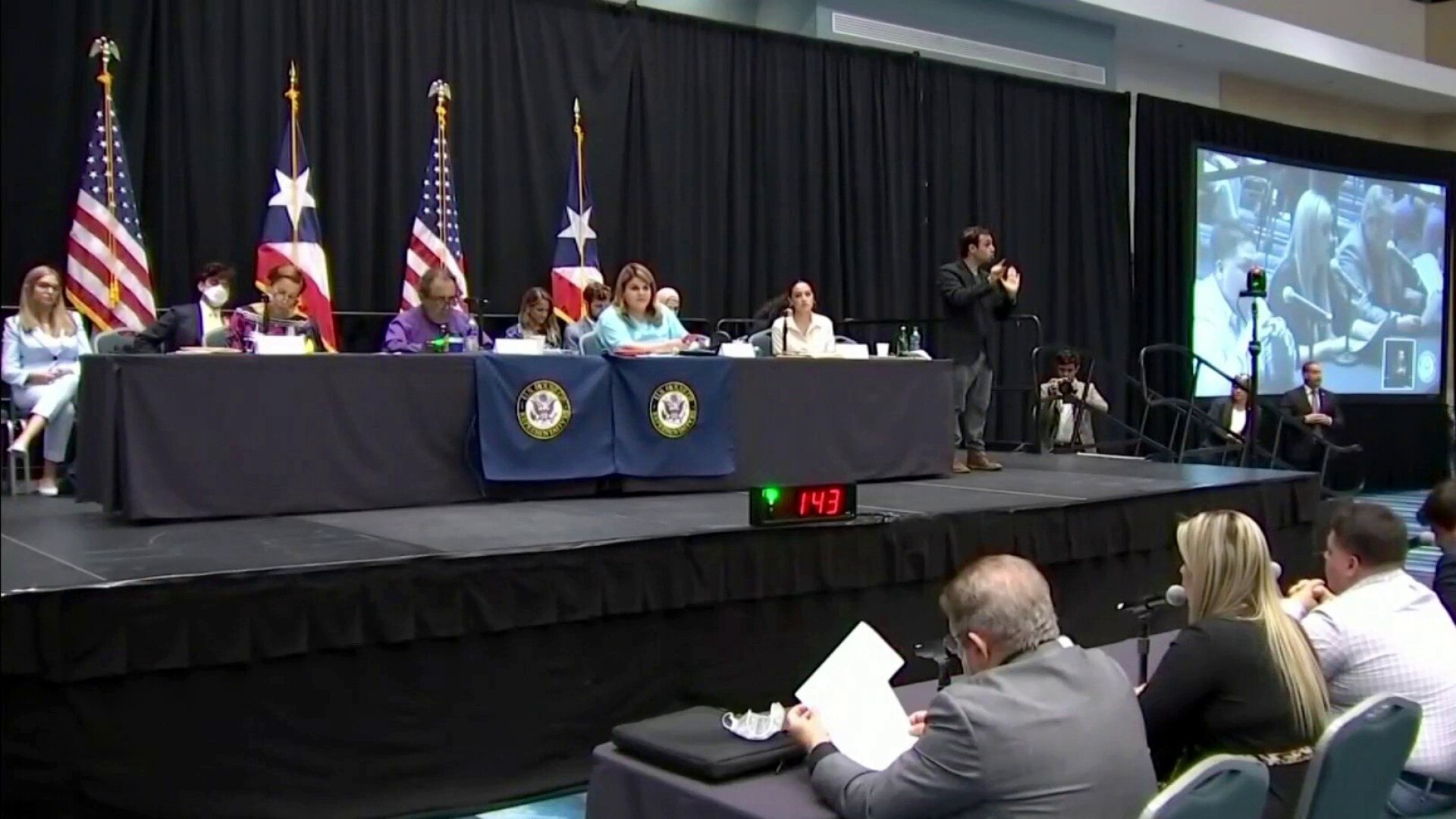 Watch Noticias Telemundo Fin De Semana Highlight: Puerto Rico abre un ...