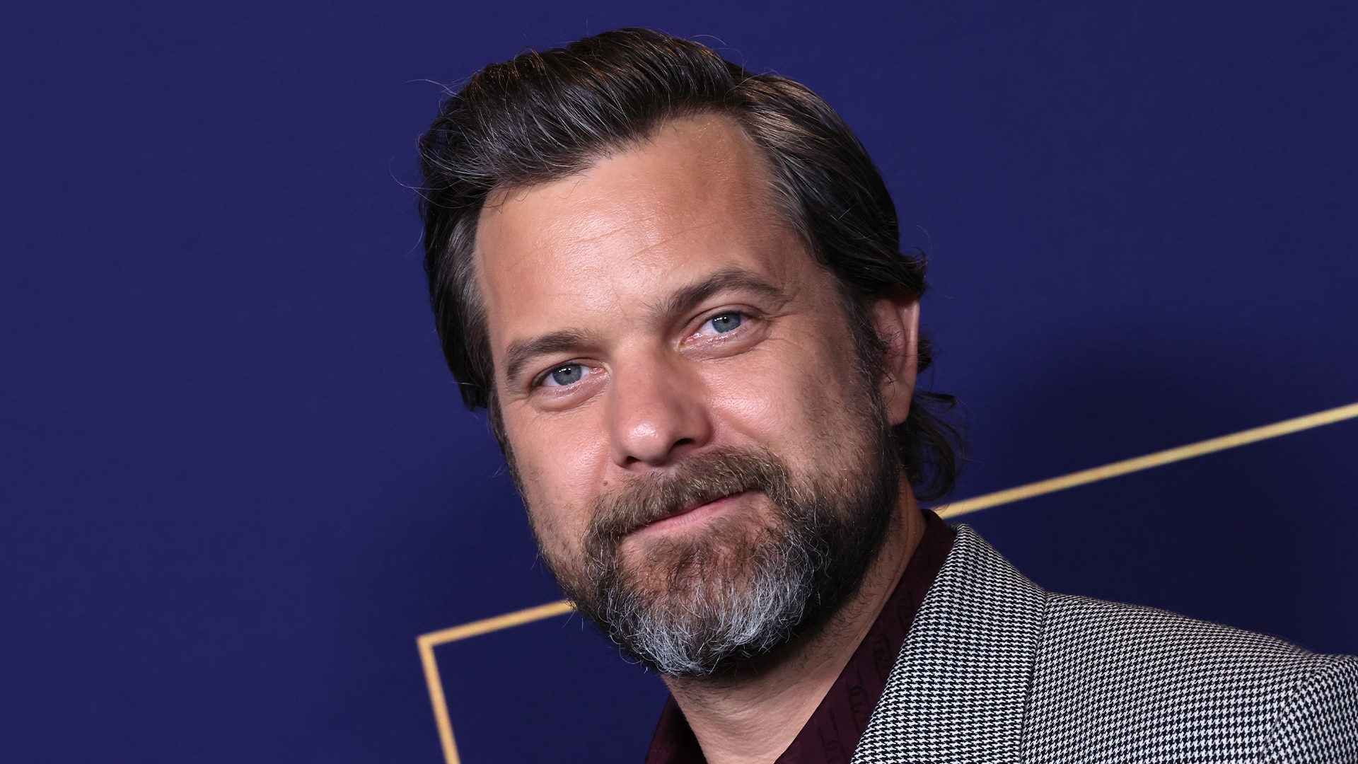 Watch Access Hollywood Highlight: Joshua Jackson Stops Interview To ...