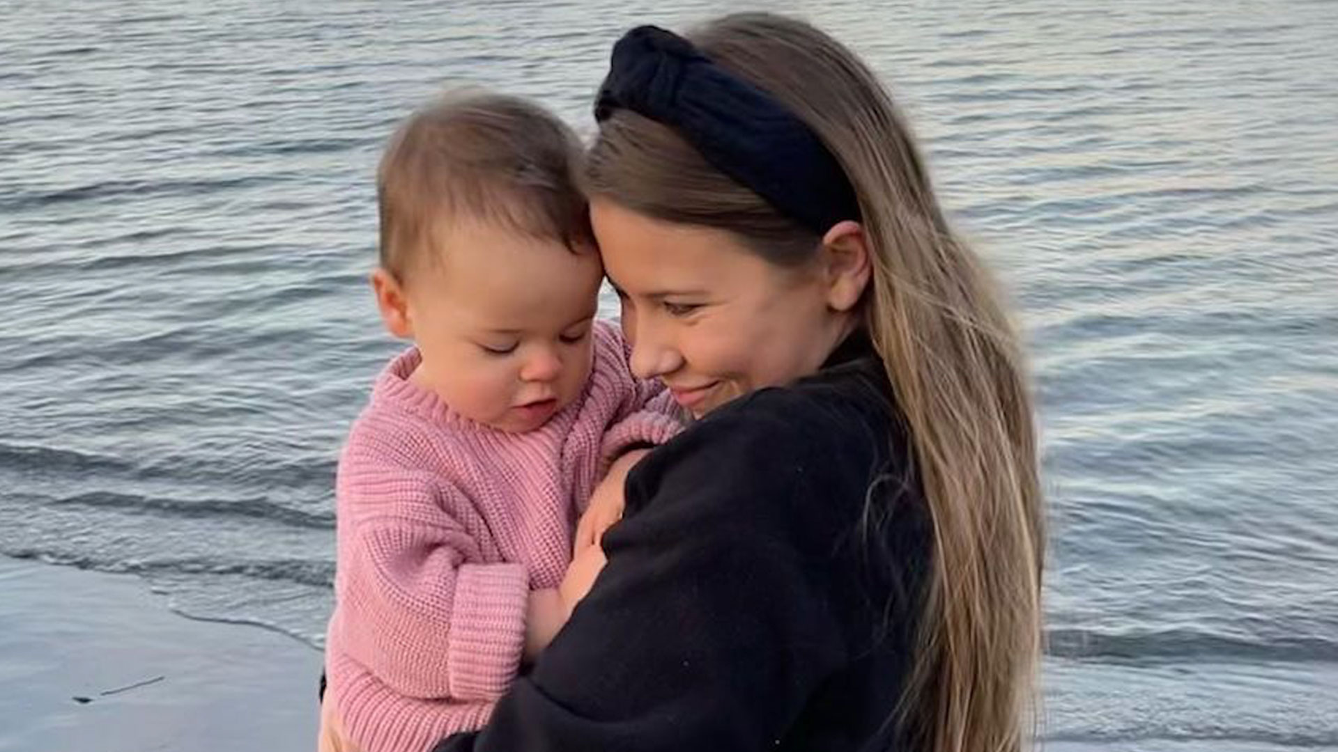 Watch Access Hollywood Highlight: Bindi Irwin Shares Touching Words For ...