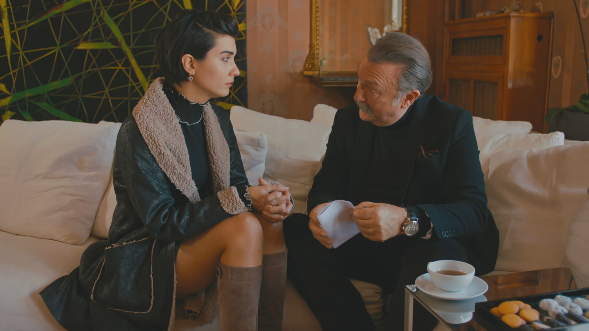 Watch Amor Valiente Episode: Versiones opuestas - NBC.com