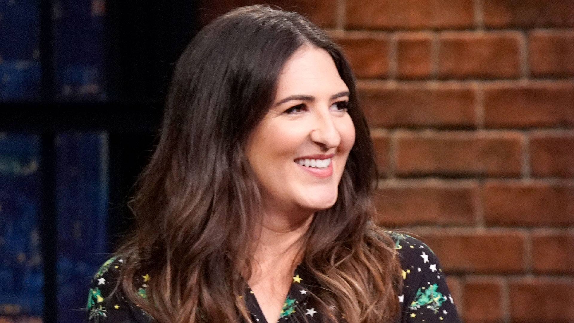 Watch Late Night with Seth Meyers Highlight: D'Arcy Carden Shows Off ...