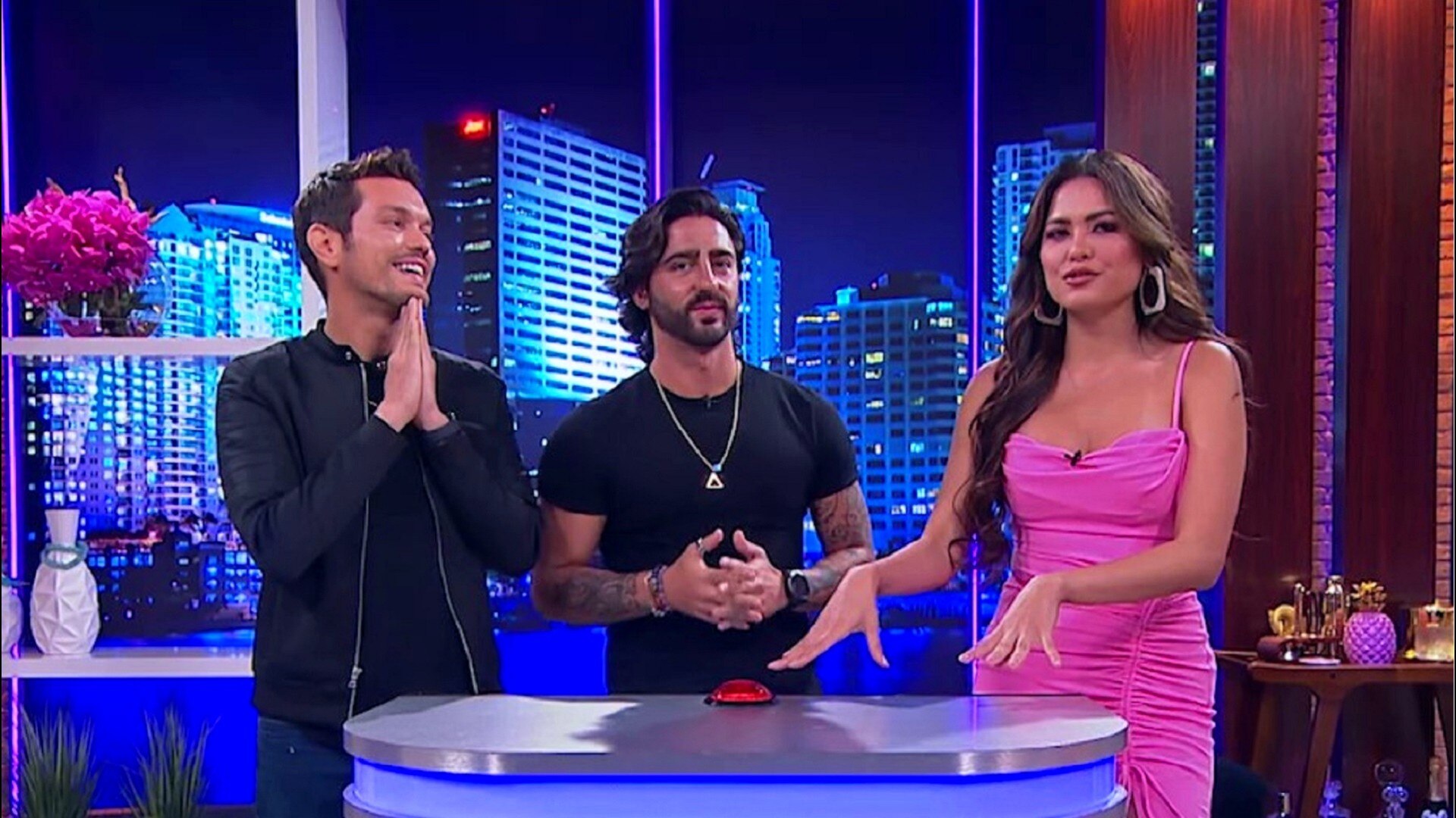 Watch Latinx Now! Highlight: Luis ‘Potro' Caballero demuestra su ...