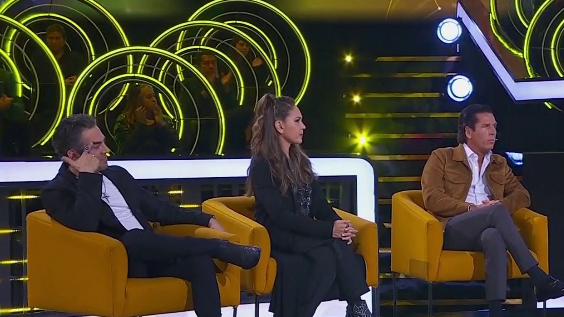 Watch La Casa de los Famosos Highlight: La Casa de los Famosos 2: Los expertos analizan a Niurka ...