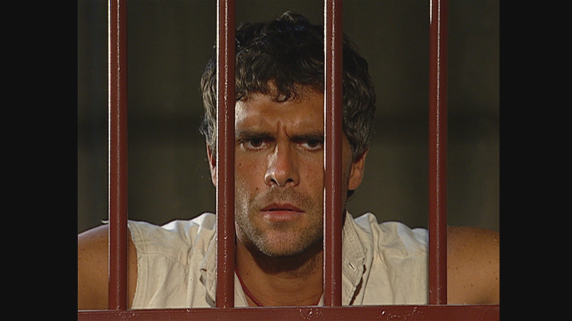 Watch La Tormenta Episode: El criminal anda suelto - NBC.com