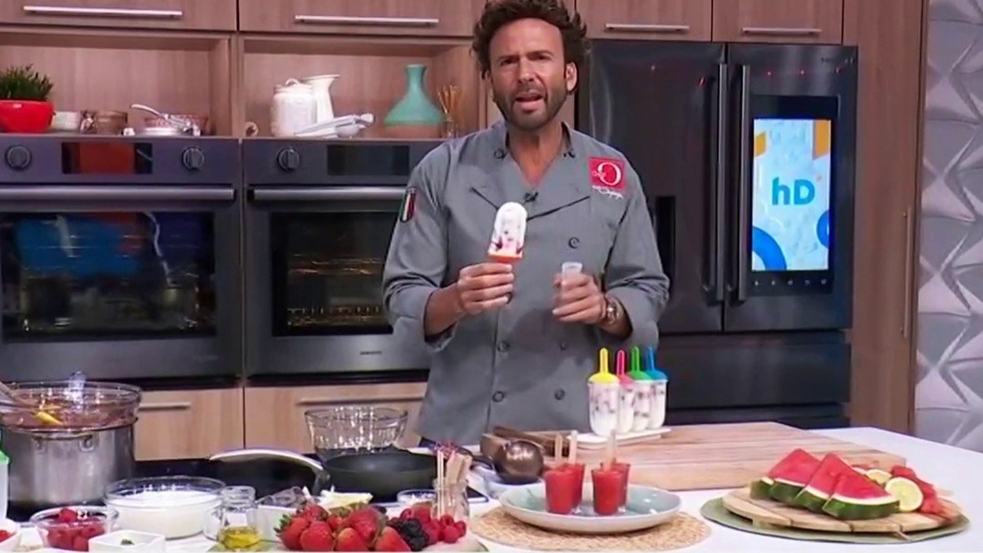 Watch Hoy Día Highlight: El chef Oropeza muestra cómo elaborar paletas ...