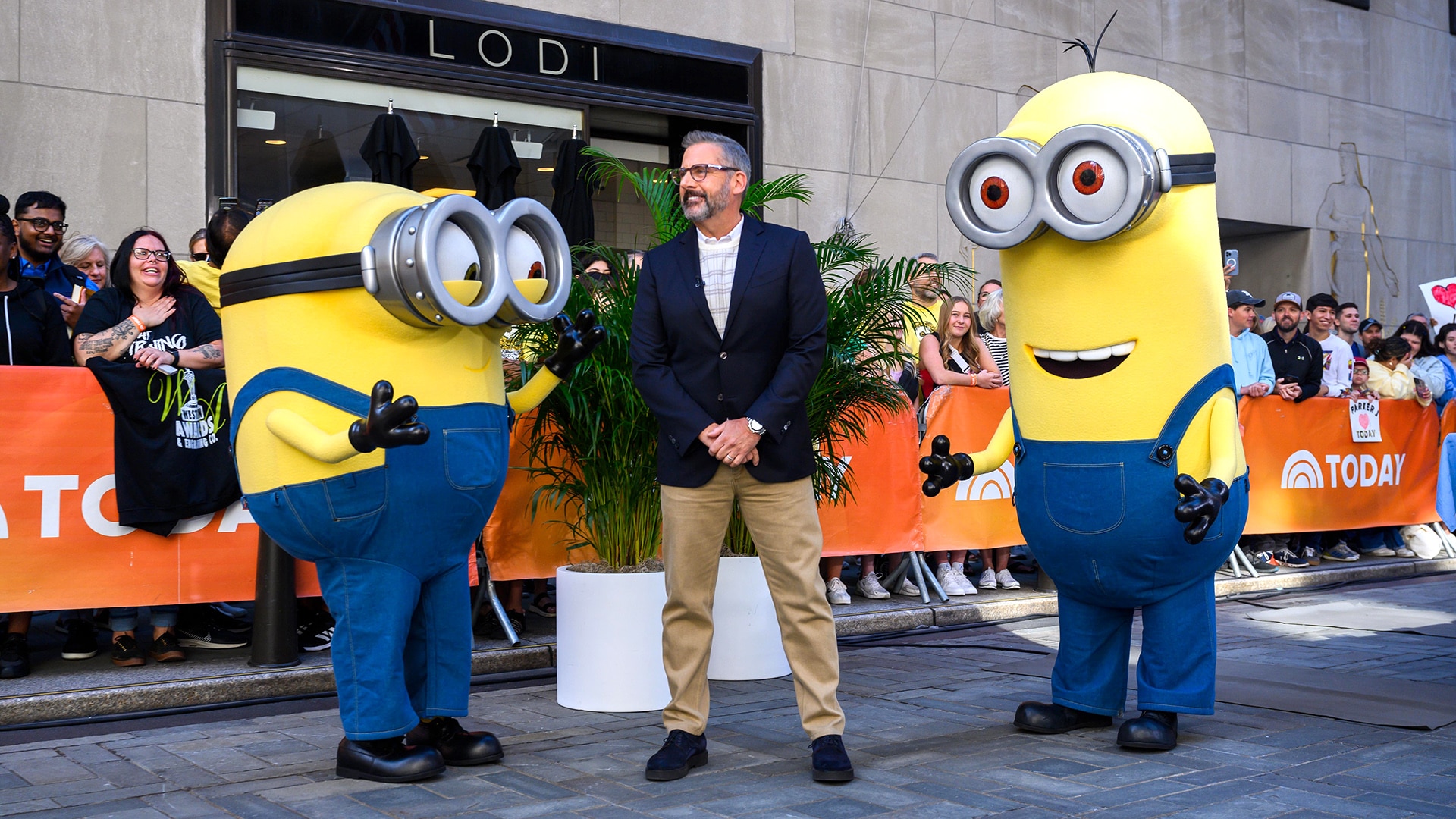 Watch TODAY Excerpt: Steve Carell stops by the TODAY Plaza -- and ...
