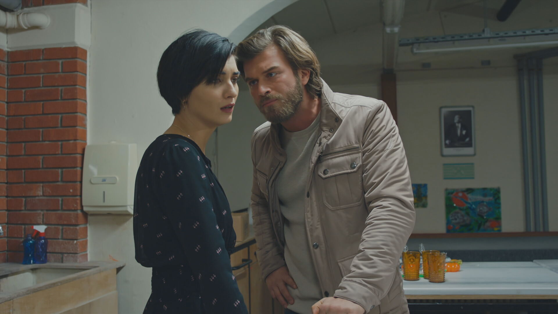 Watch Amor Valiente Episode: De qué lado estás - NBC.com