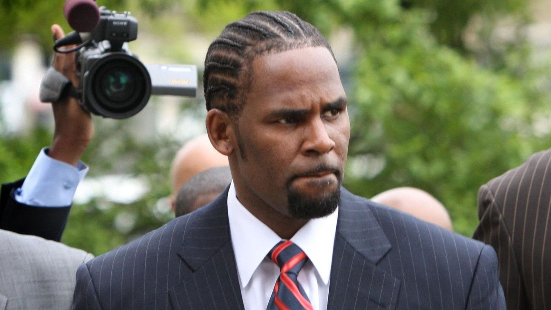 Watch Hoy Día Highlight: Sentencian a 30 años de prisión al músico R ...