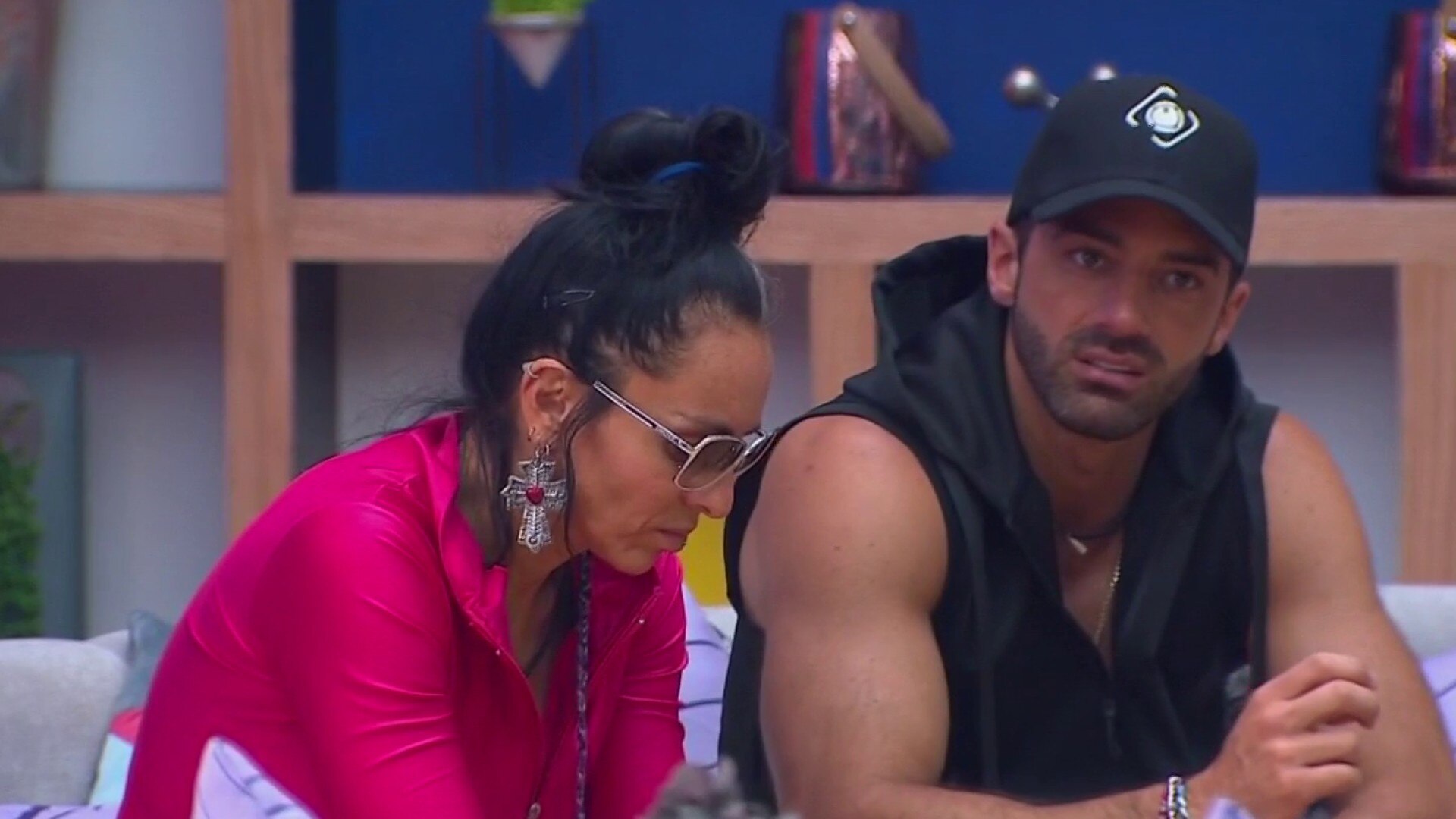 Watch La Casa de los Famosos Highlight: La Casa de los Famosos 2: Toni e Ivonne se sienten ...