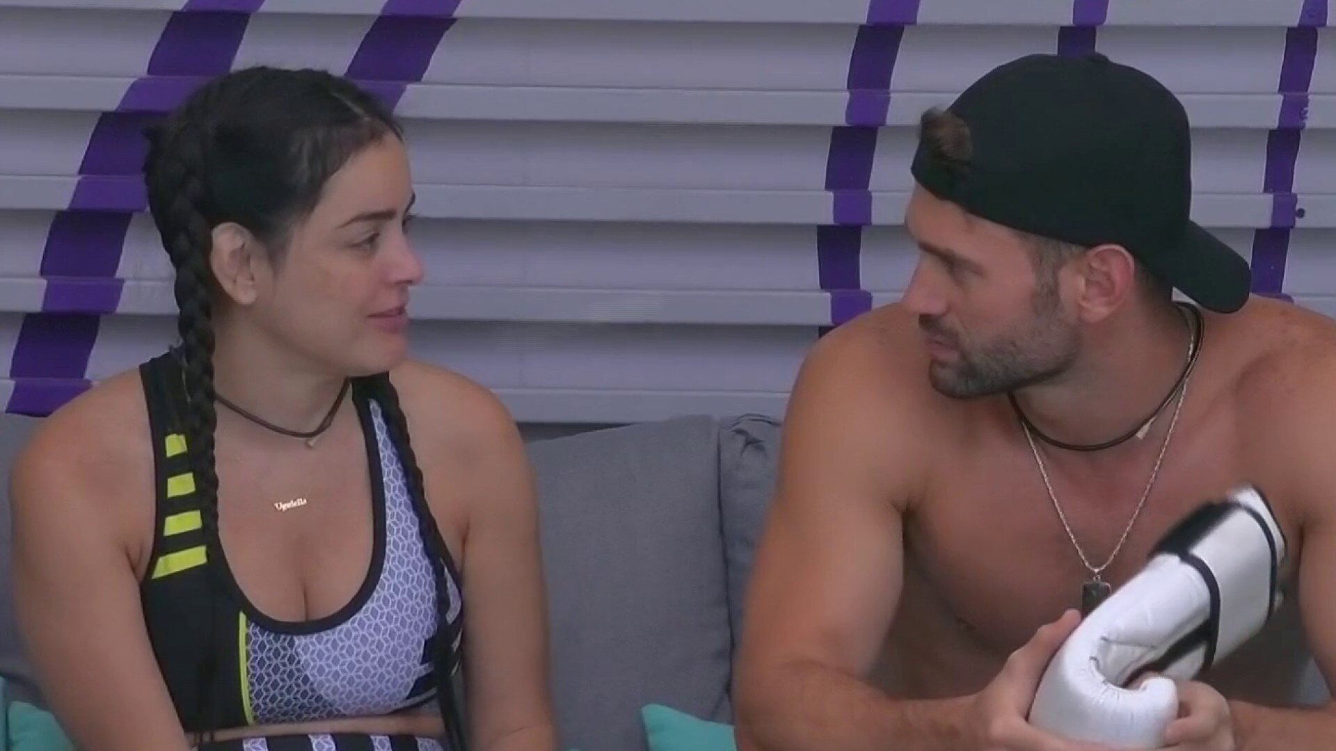 Watch La Casa de los Famosos Highlight: La Casa de los Famosos 2: El complot de los morados ...