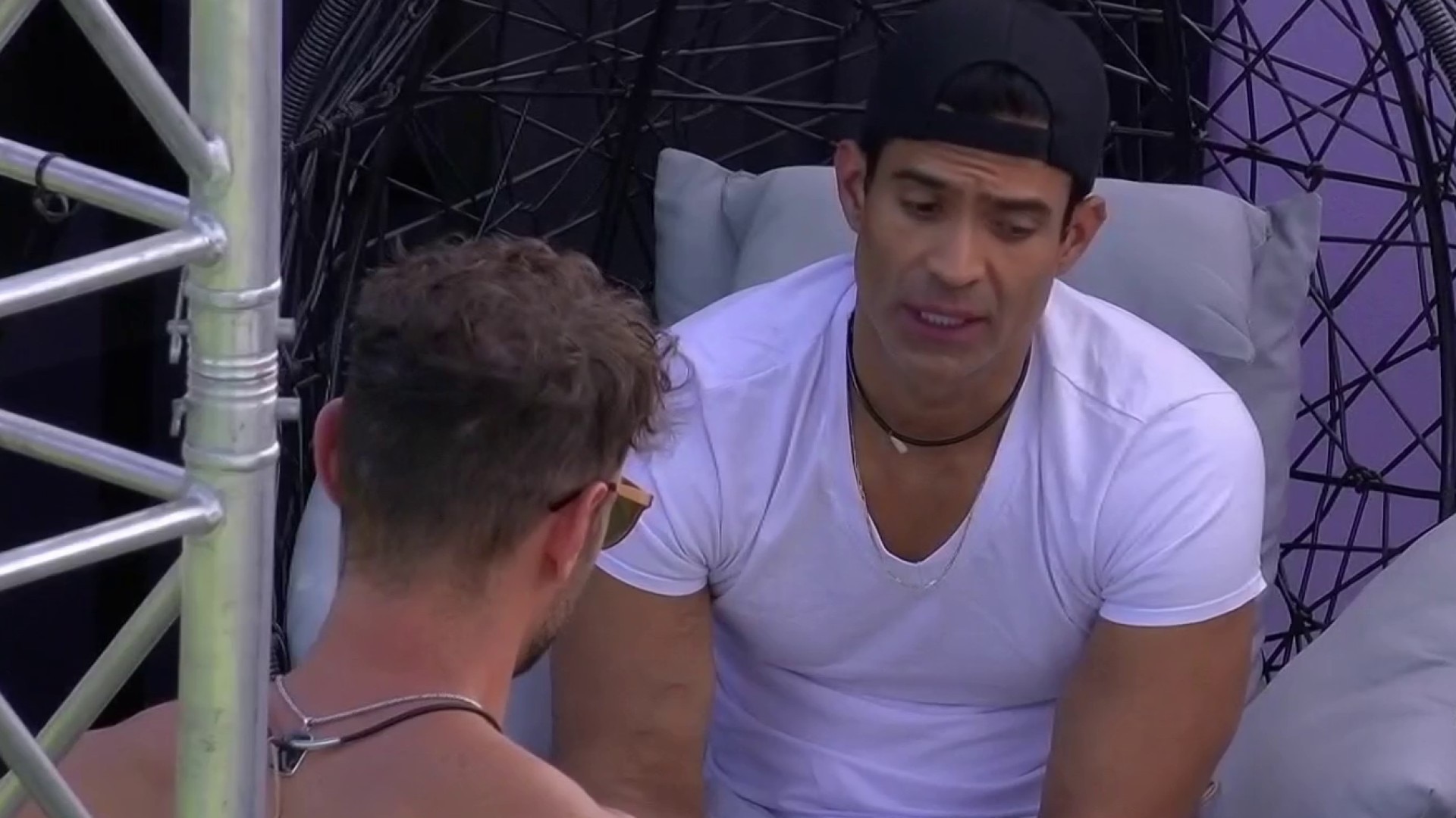 Watch La Casa de los Famosos Highlight: La Casa de los Famosos 2: La manzana podrida es Nacho ...