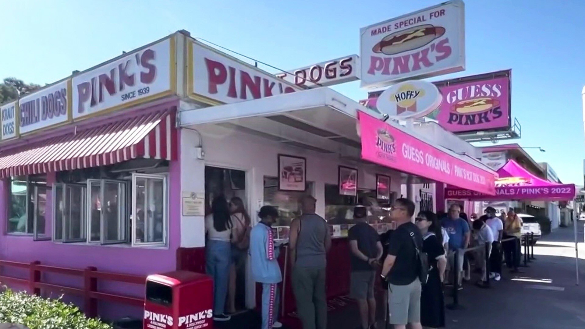 Watch En Casa con Telemundo Highlight: 'Pink's Hot Dogs', el ...