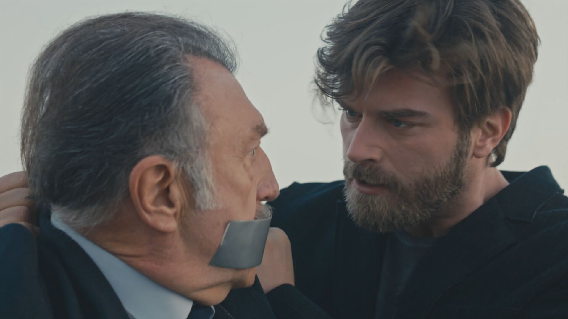 Watch Amor Valiente Episode: En la mira - NBC.com