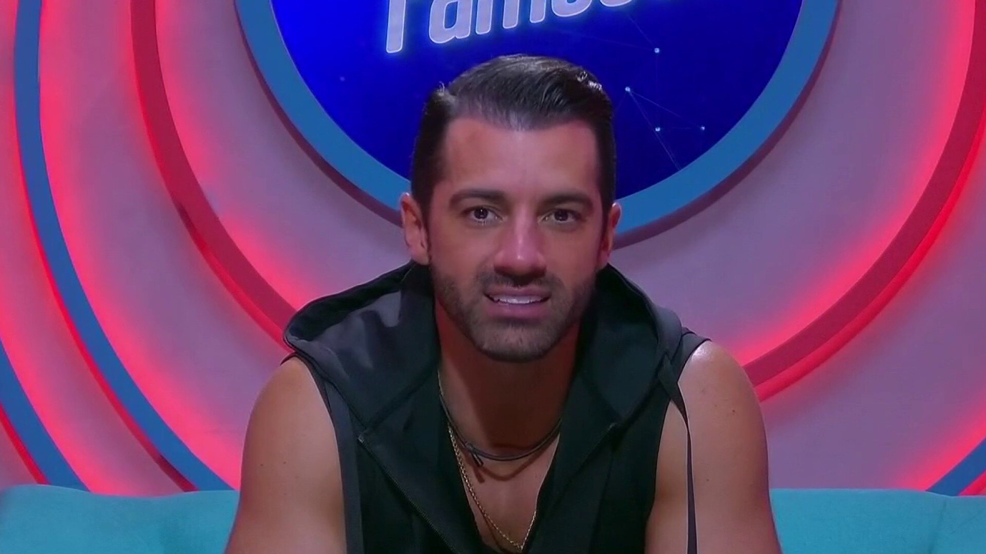 Watch La Casa de los Famosos Highlight: La Casa de los Famosos 2: La salida de Natalia - NBC.com