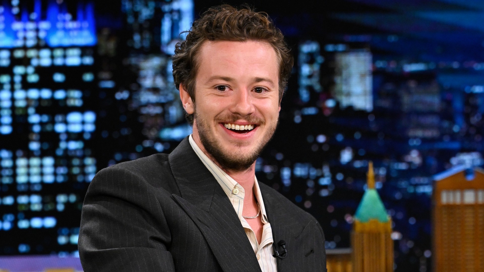 Watch Daily Pop Episode: Daily Pop 7/27 - NBC.com