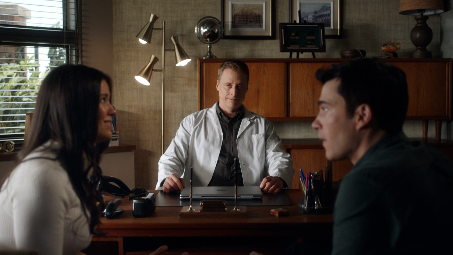 Watch Resident Alien Episode: Autopsy - NBC.com