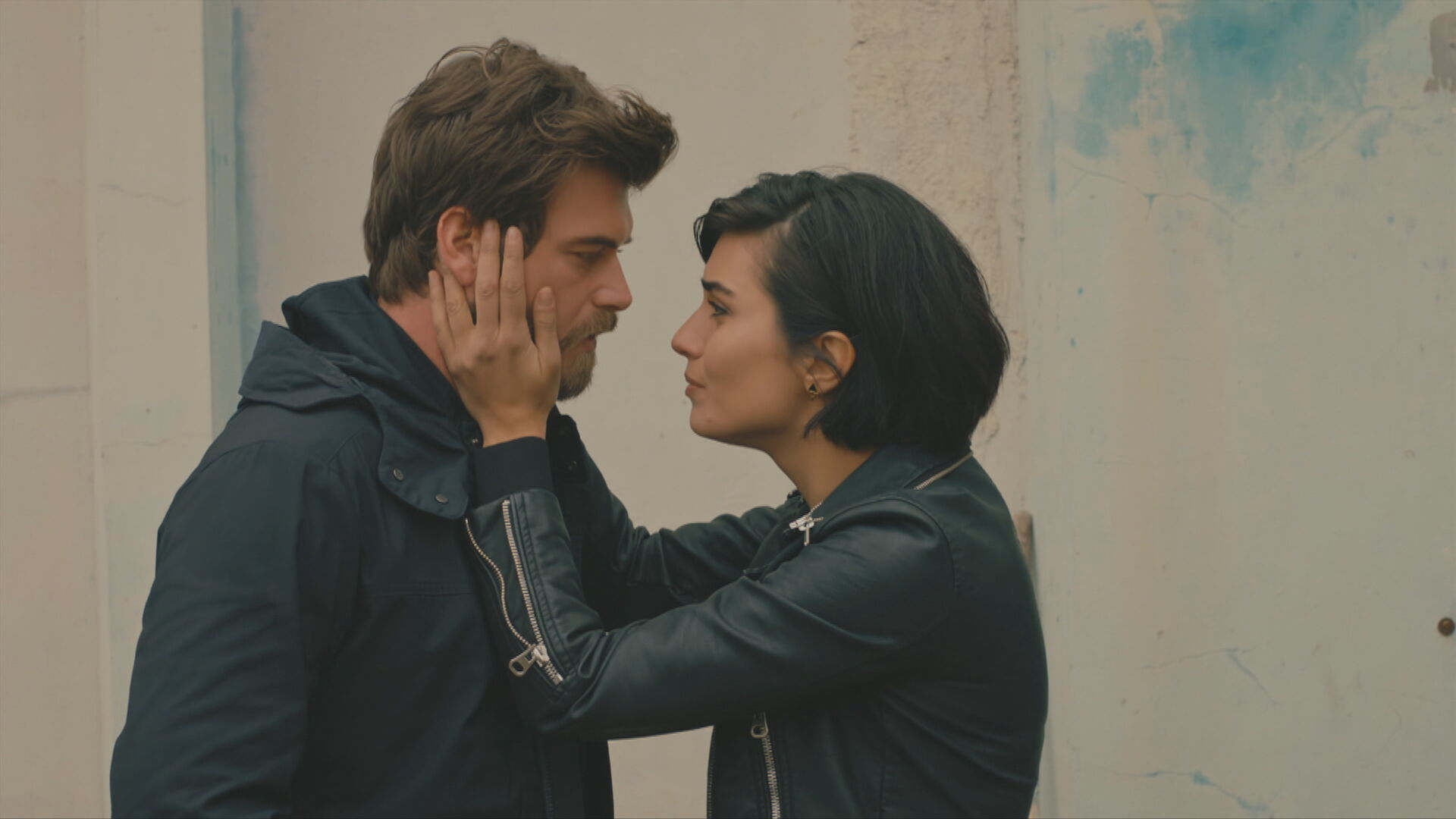 Watch Amor Valiente Episode: Llamado a la sensatez - NBC.com