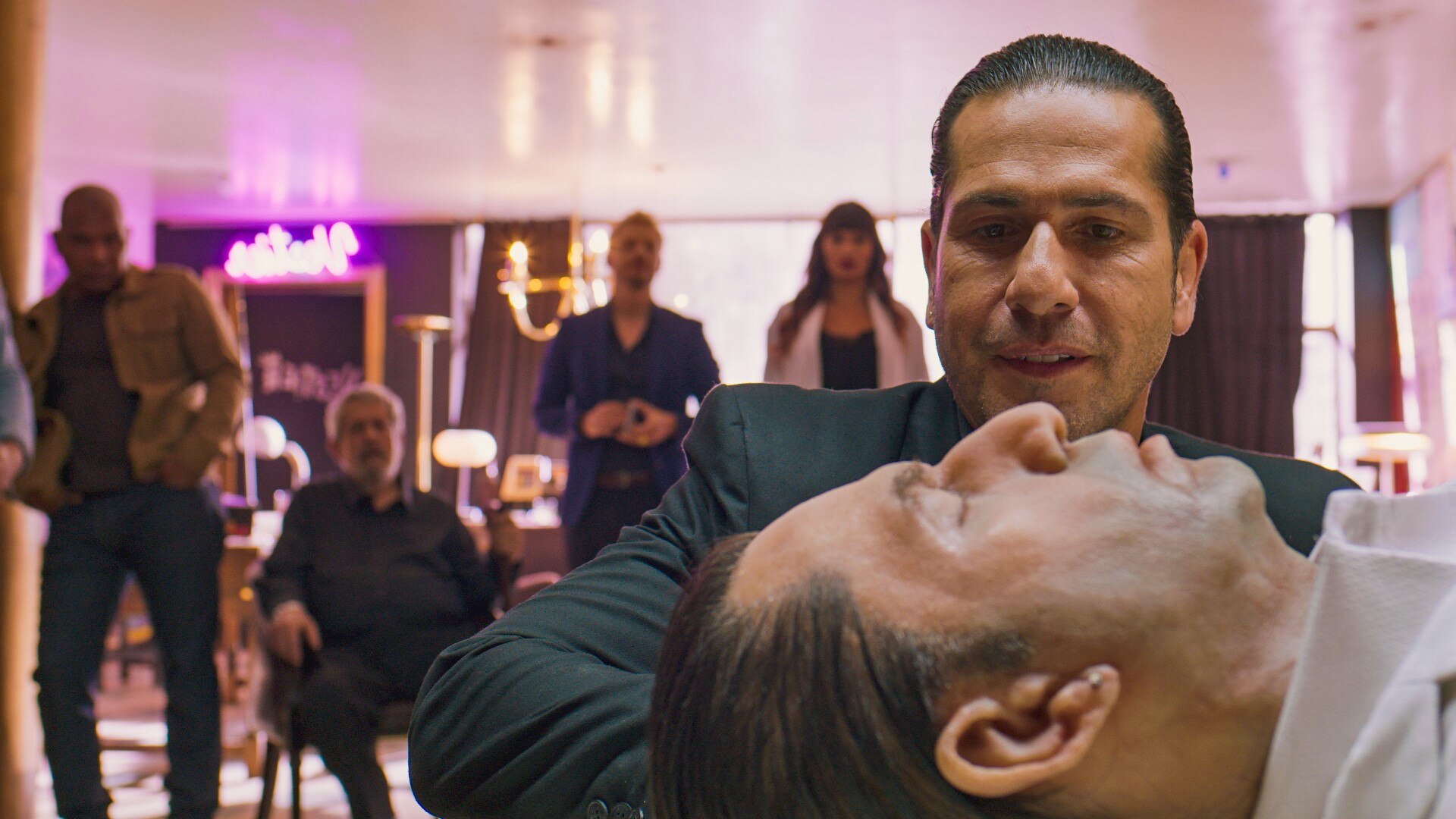 Watch El Final del Paraíso Episode: El Titi vale por dos - NBC.com