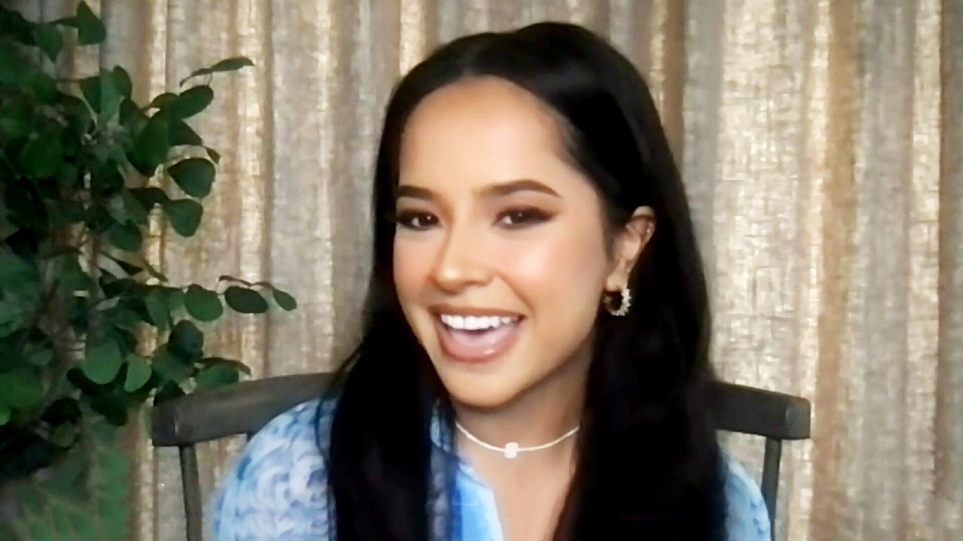 Watch En Casa con Telemundo Highlight: Becky G habla de colaboración con Karol G y reacciona ...