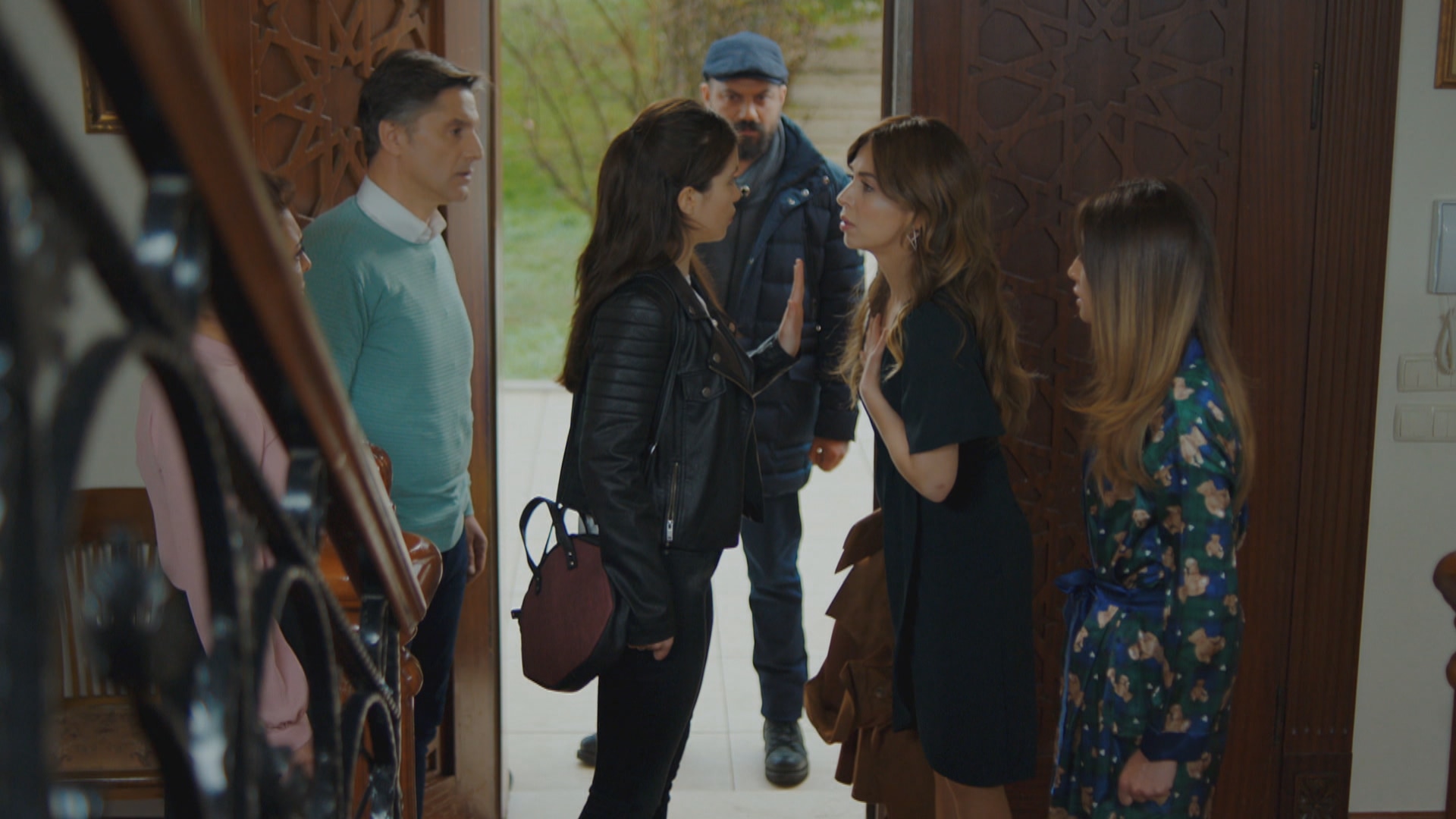 Watch Cennet Episode: Hermanas enfrentadas - NBC.com