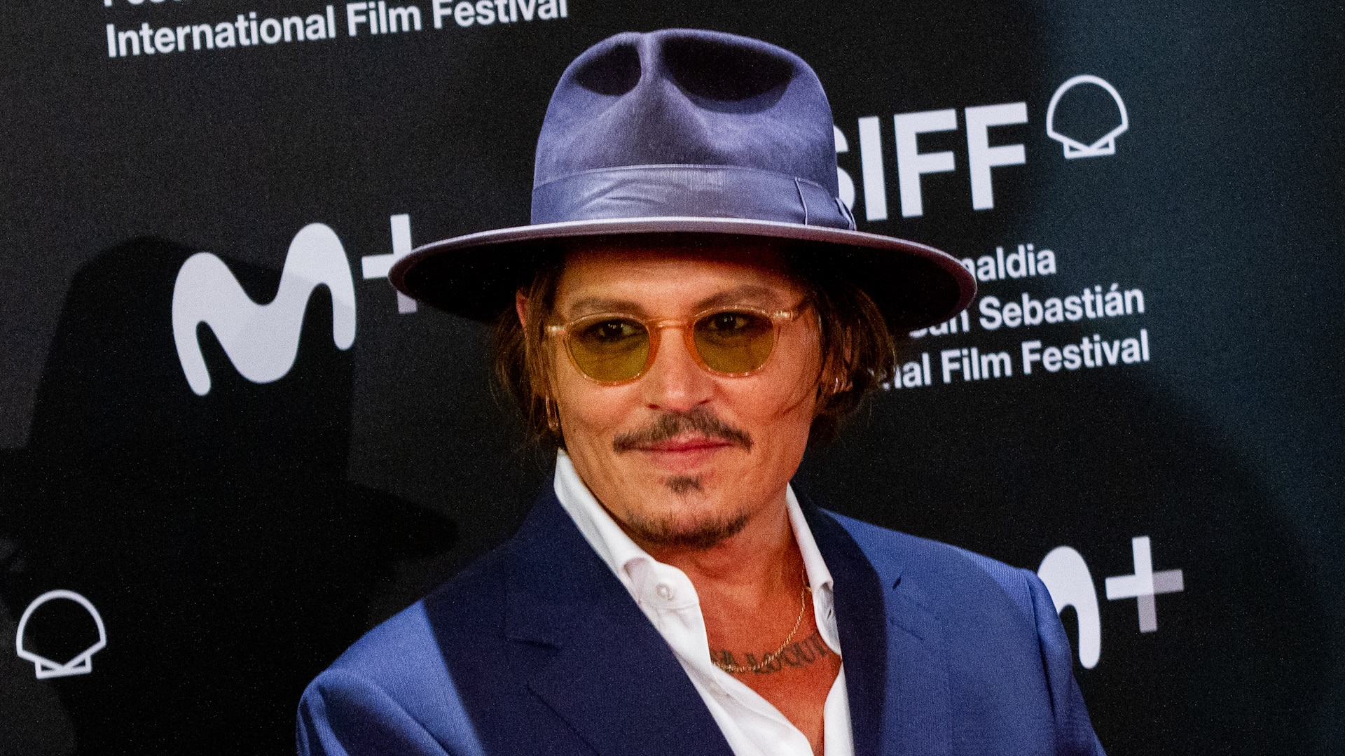 Watch Access Hollywood Highlight: Johnny Depp Fans Freak Out Over ...