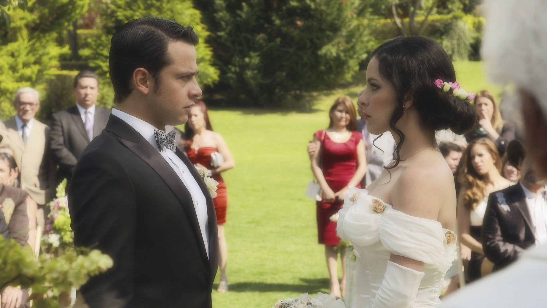 Watch El Chema Episode: Cóctel: Boda y Negocios - NBC.com