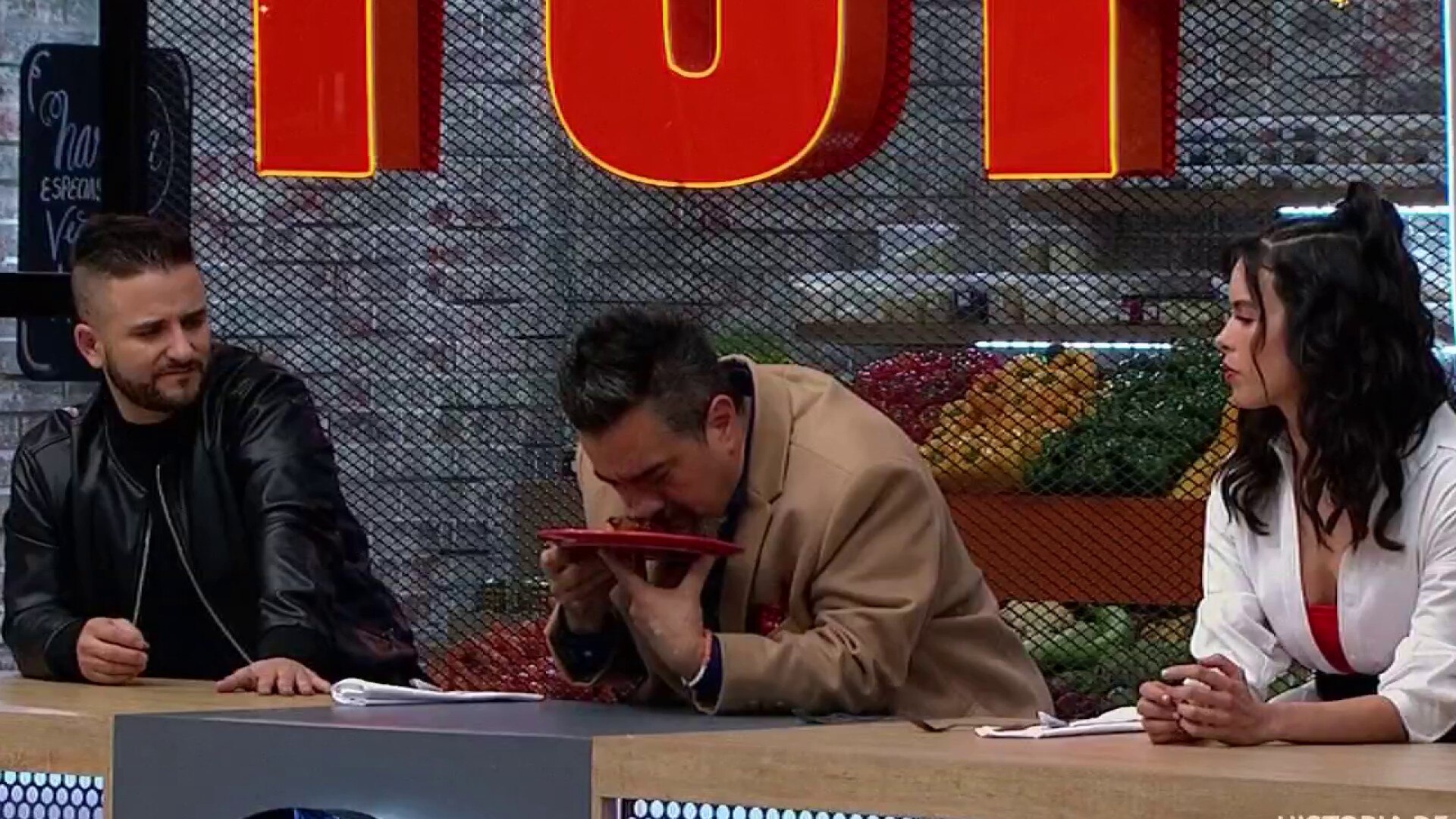 Watch Top Chef VIP Highlight: ¿Pescado en el pastel? Los jueces ...