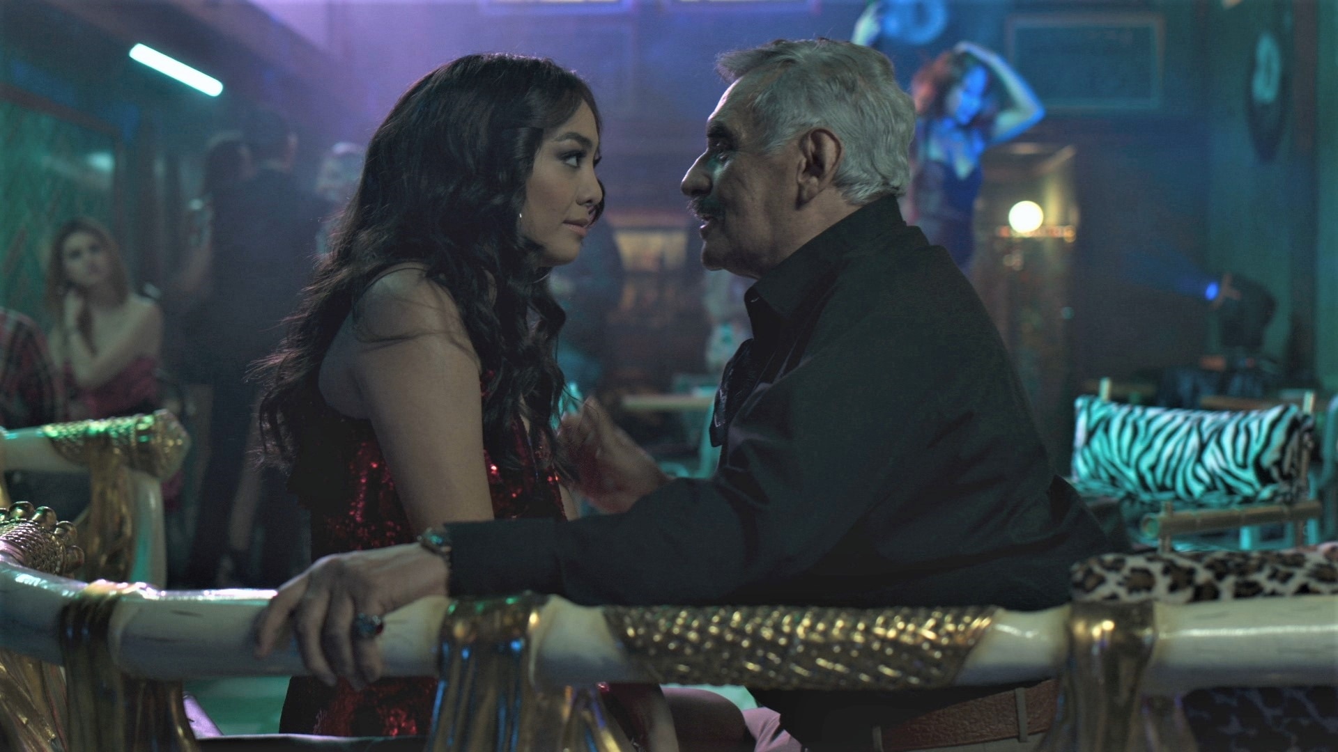 Watch Enemigo Íntimo Episode: A la cama con don Jesús - NBC.com