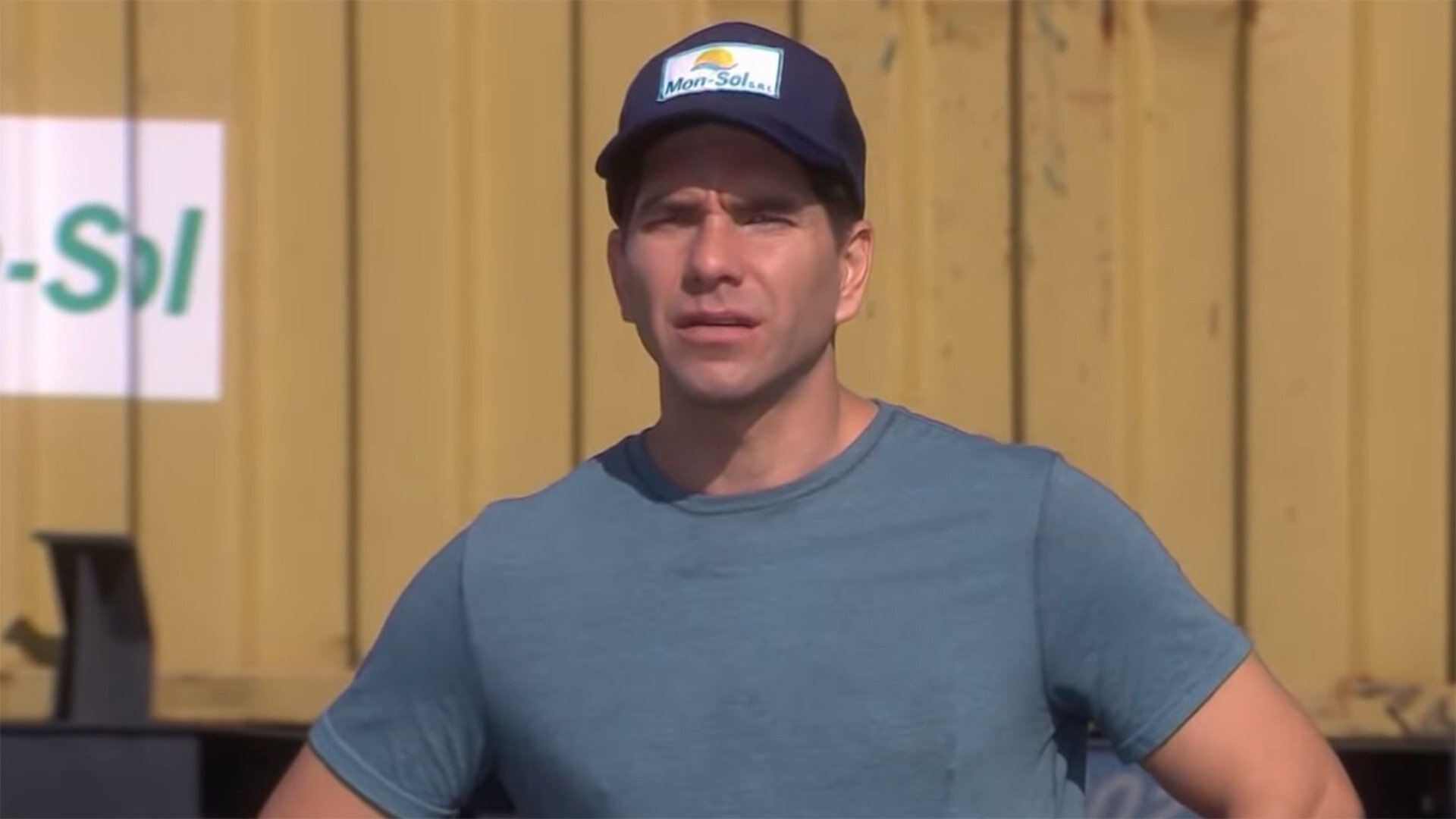 Watch Eva La Trailera Episode: Vía de escape - NBC.com