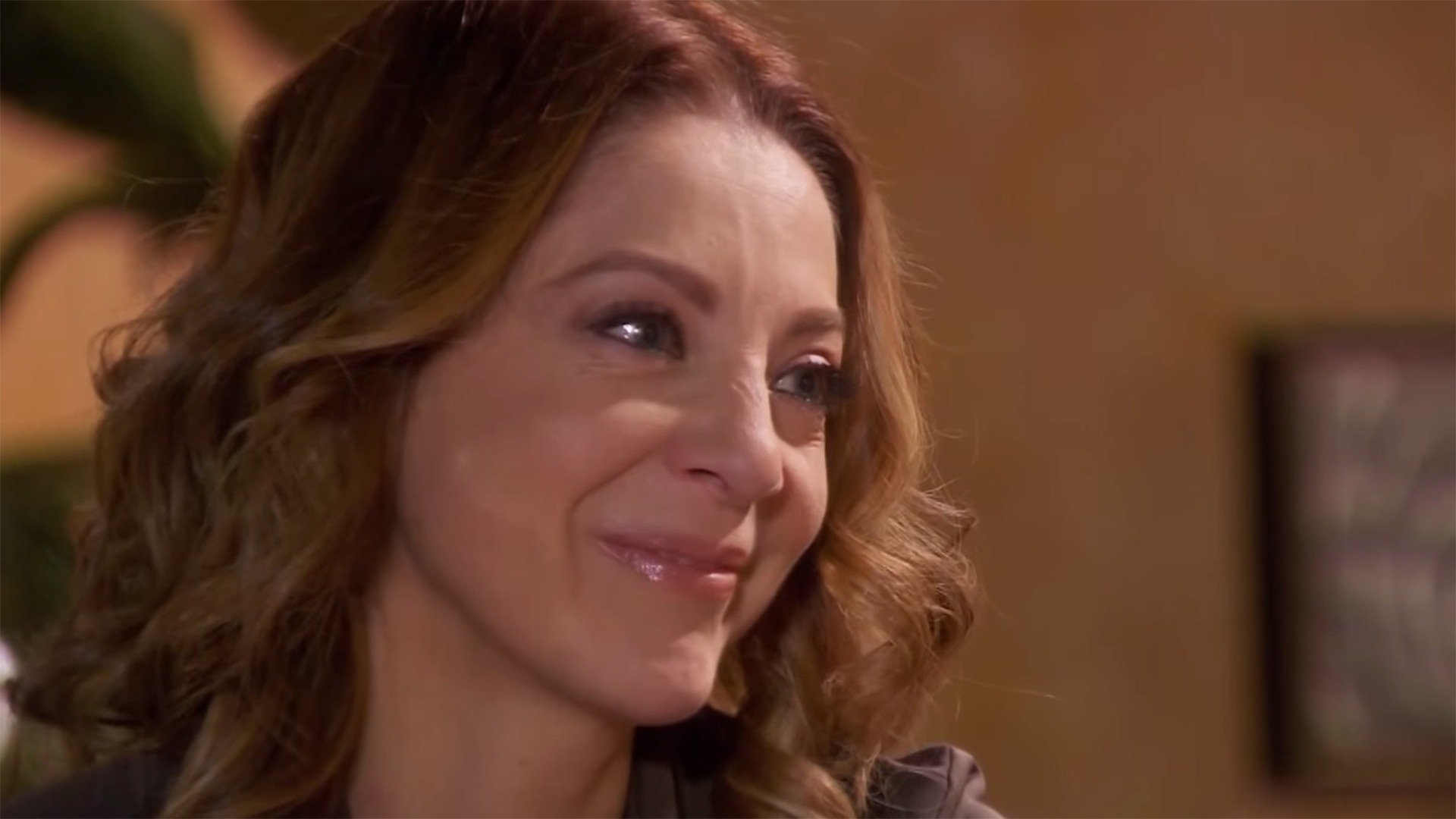 Watch Eva La Trailera Episode: Compromiso - NBC.com