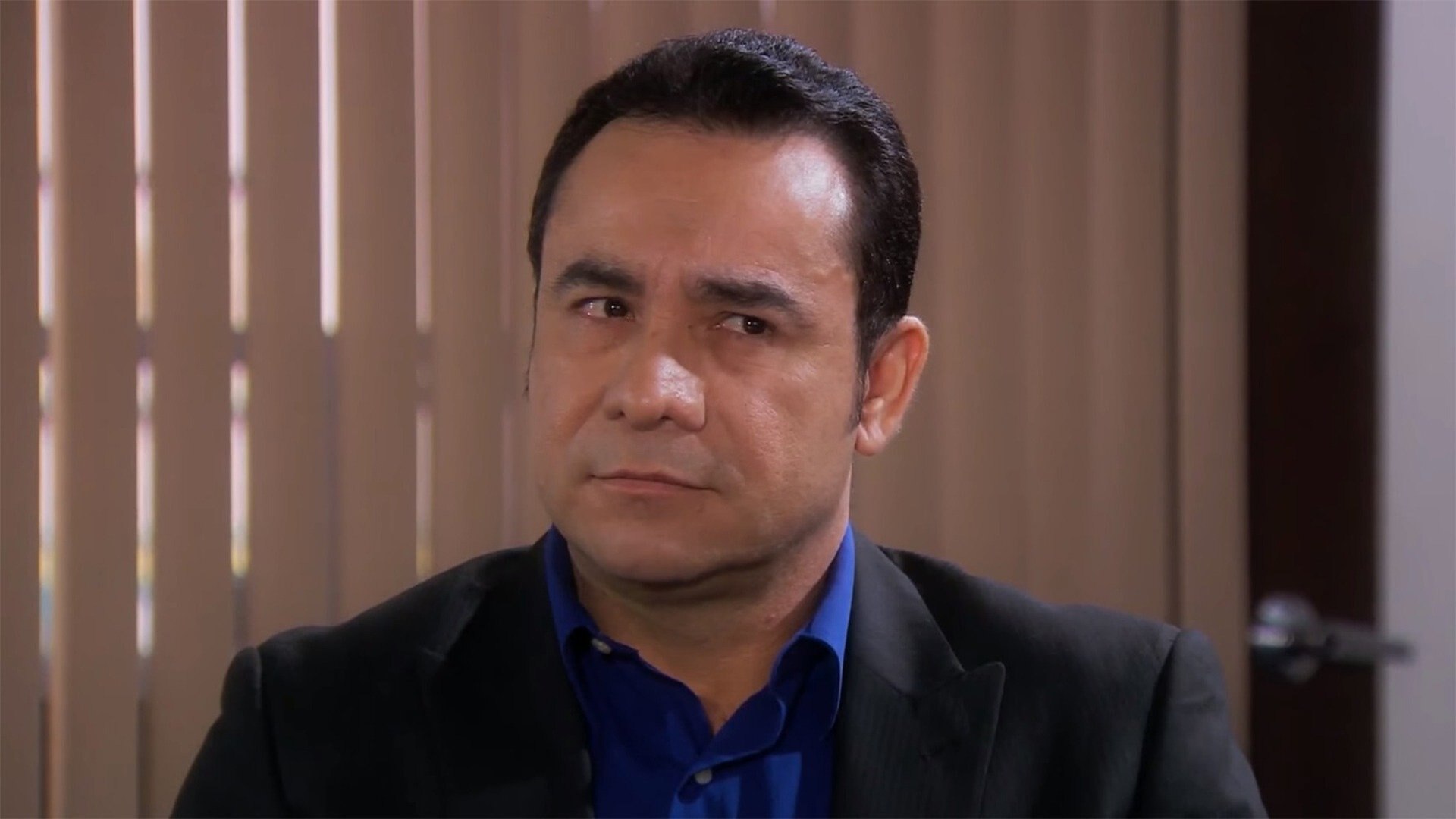 Watch Eva La Trailera Episode: Conspiración recíproca - NBC.com