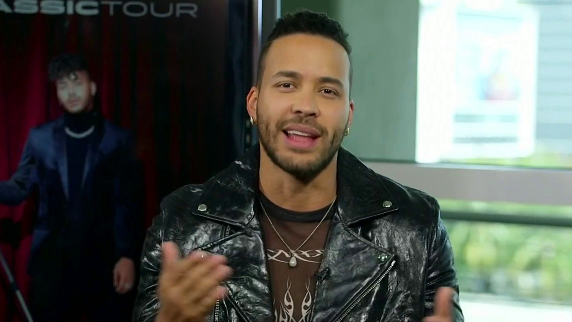 Watch Hoy Día Highlight: Prince Royce cuenta cómo se prepara para su próxima gira por Estados ...