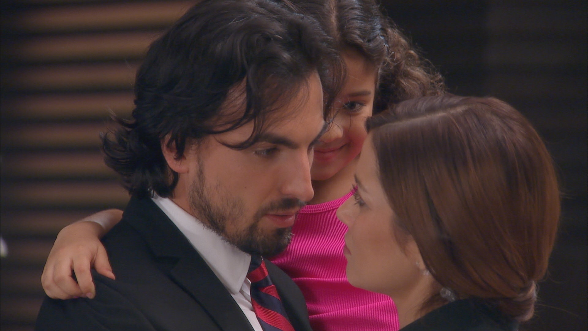 Watch Corazón Valiente Episode: Una Decisión Difícil - NBC.com