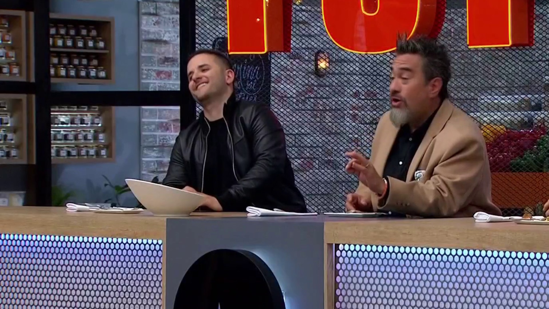 Watch Top Chef VIP Highlight: El chef Toño aplaude el platillo que ...