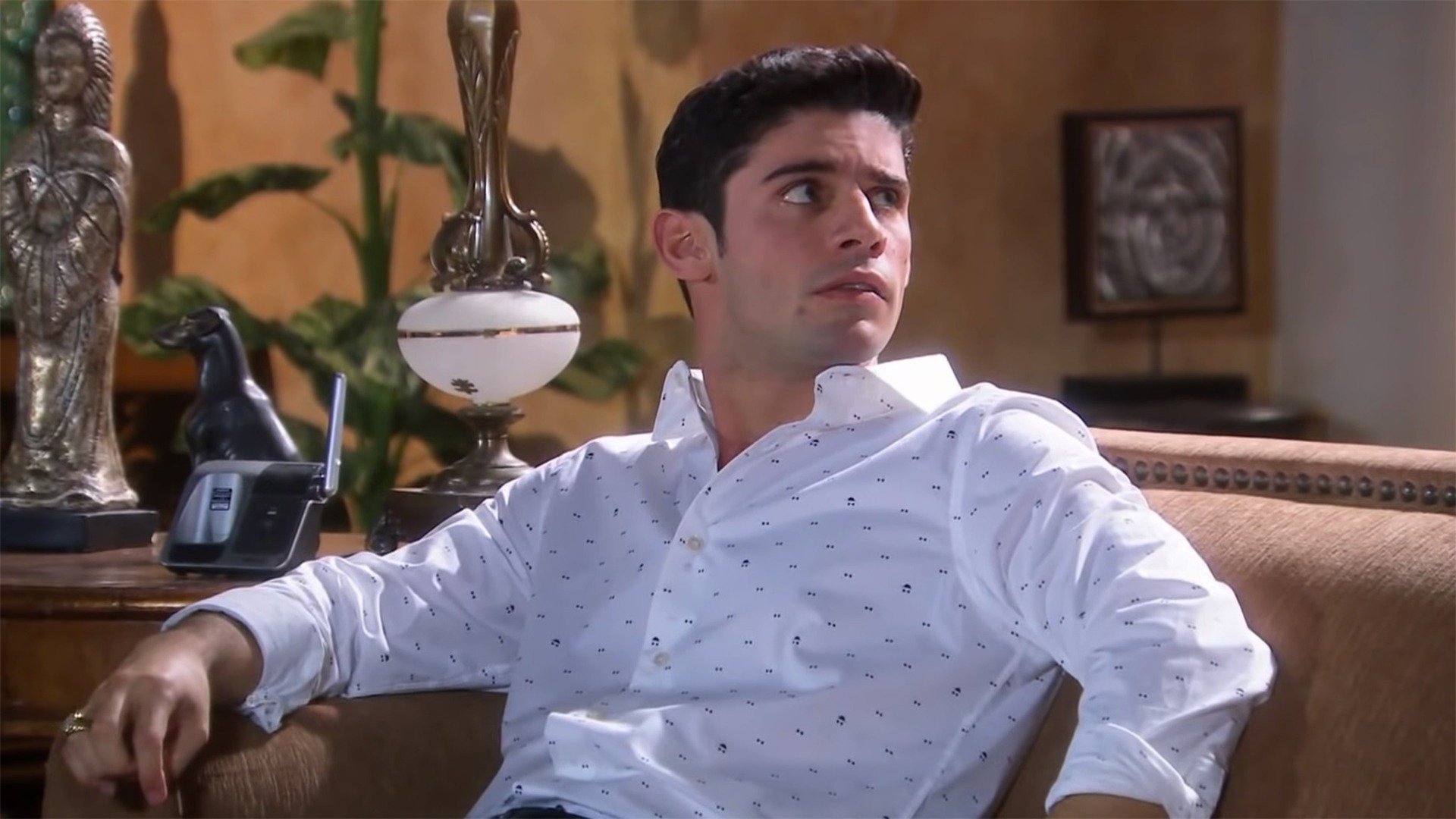 Watch Eva La Trailera Episode: El matrimonio - NBC.com