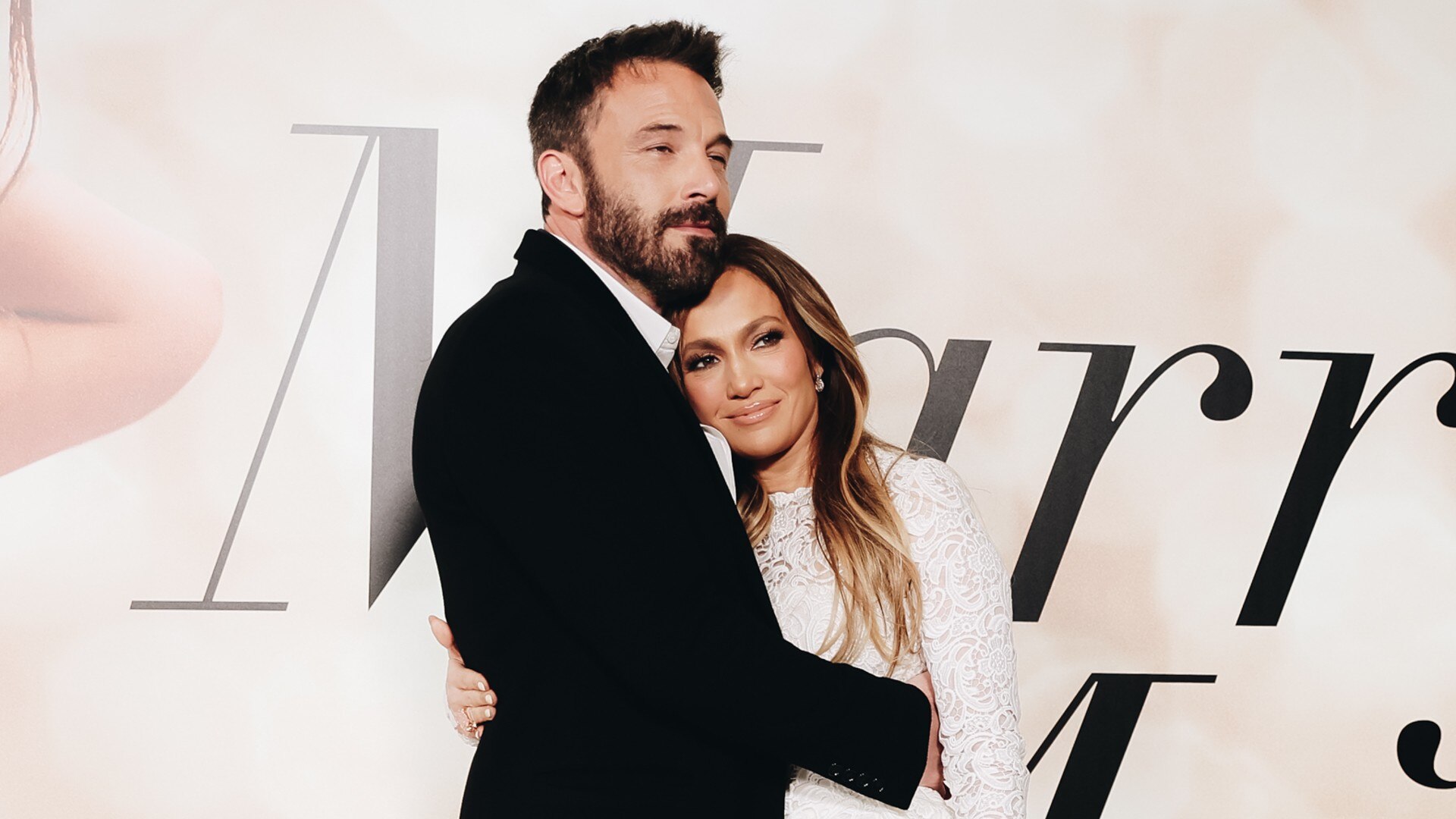 Watch Daily Pop Episode: Daily Pop 8/19 - NBC.com