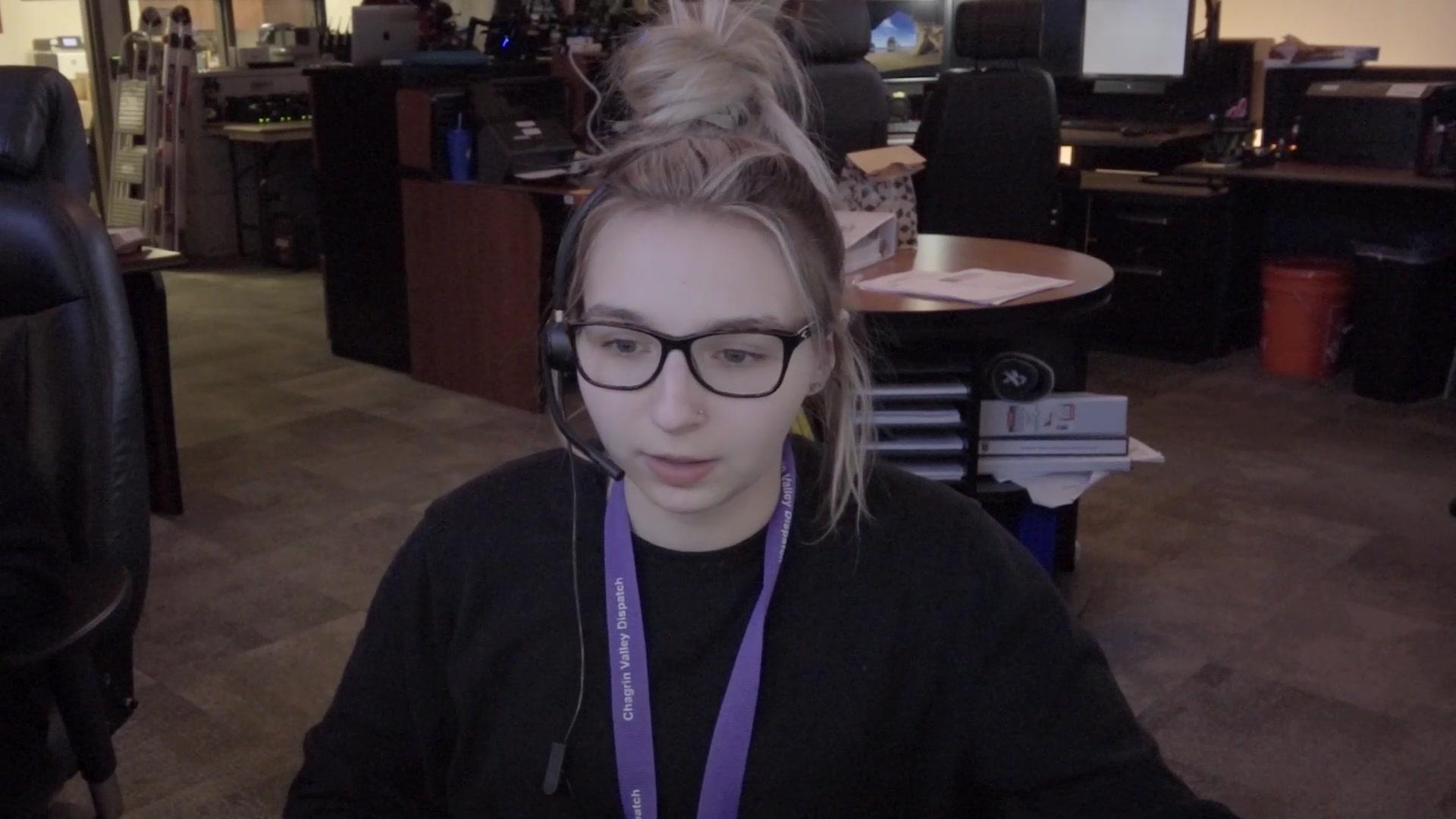 Watch 911 Crisis Center Sneak Peek: 911 Dispatcher Coaches Woman ...