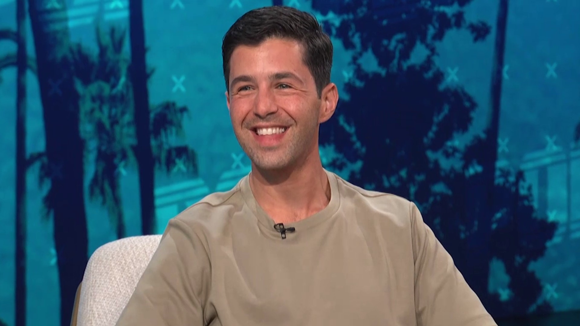 Watch Daily Pop Episode: Daily Pop 8/24 - NBC.com