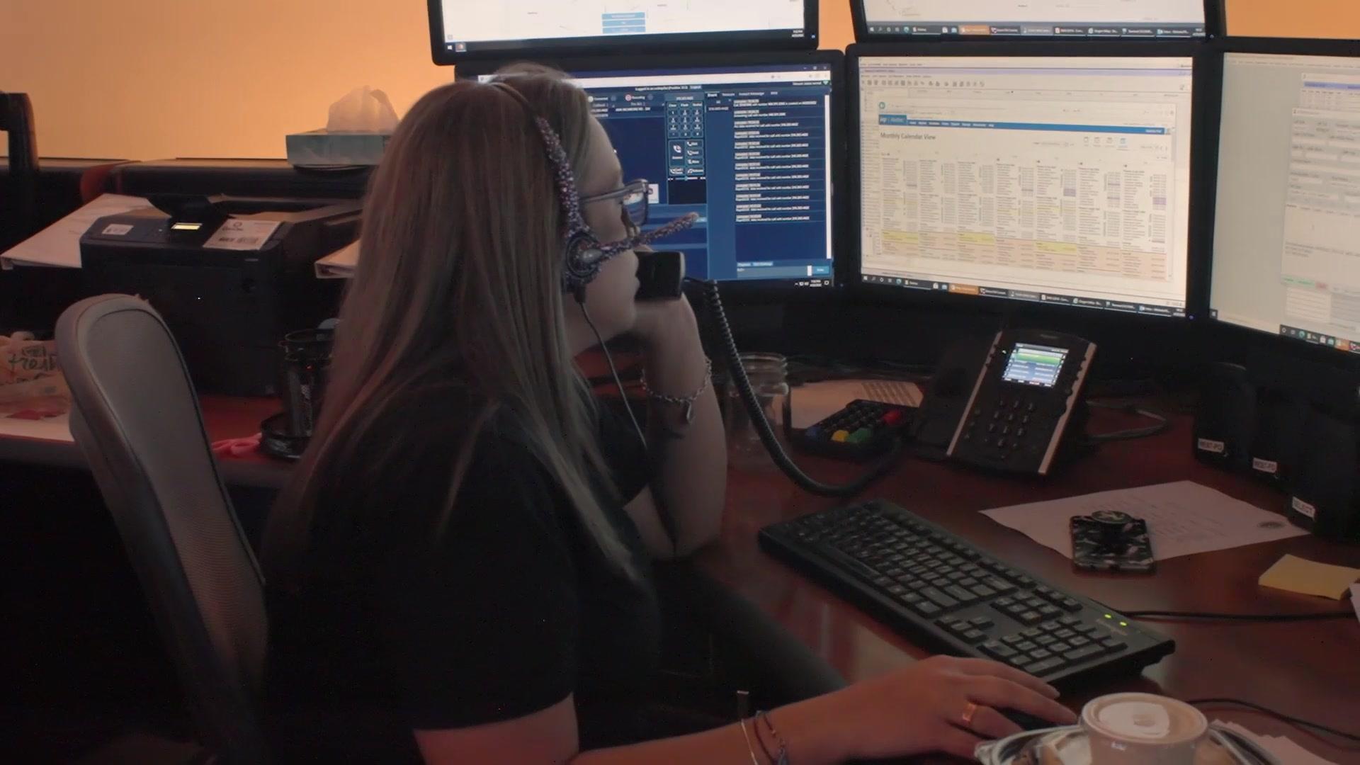 Watch 911 Crisis Center Sneak Peek: A 911 Dispatcher Relives a ...