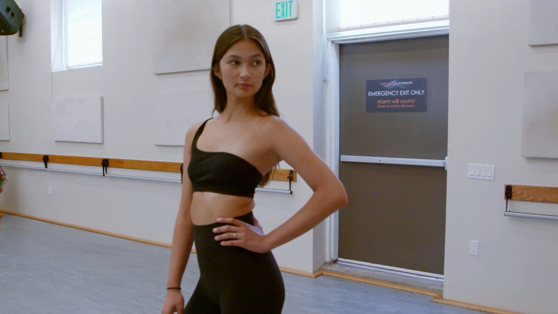 Watch Raising a F***ing Star Highlight: Breanna's Runway Walk & Two Talented Sisters RECAP (S1 ...