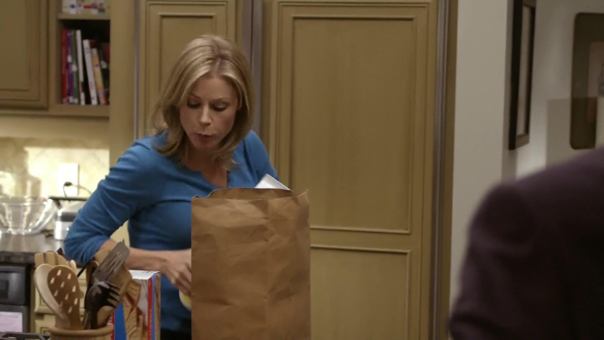 Watch Modern Family Episode: Fifteen Percent - NBC.com