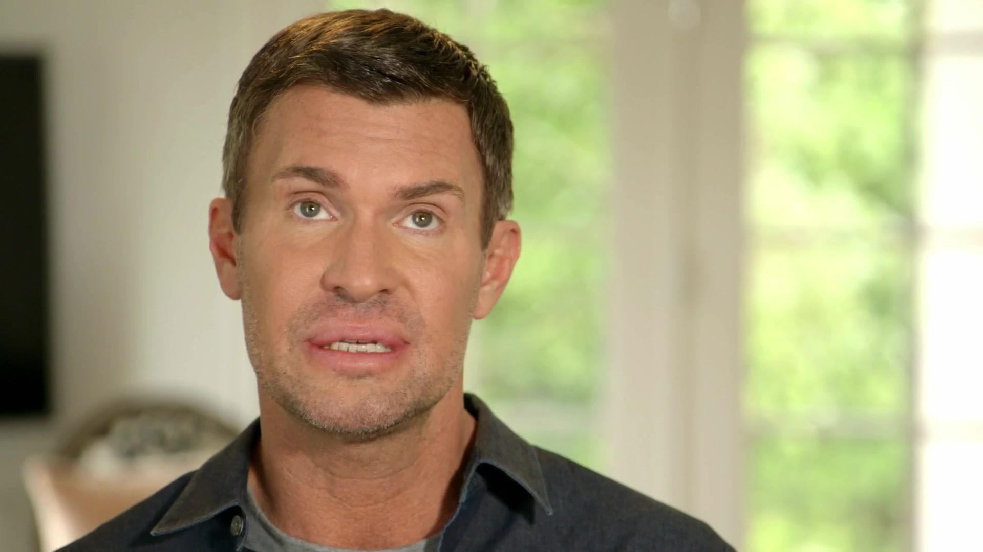 Watch Flipping Out Episode: The Straw(berry) that Broke the Camel's ...