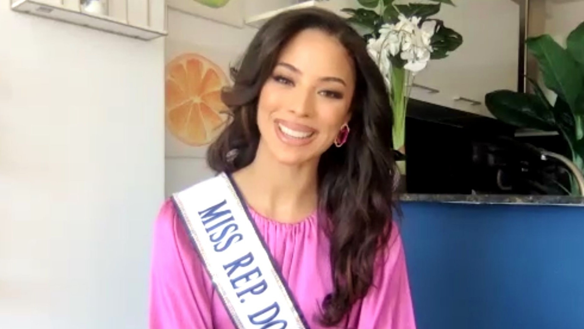 Watch Miss Universo Highlight: Andreína Martínez revela detalles de sus ...