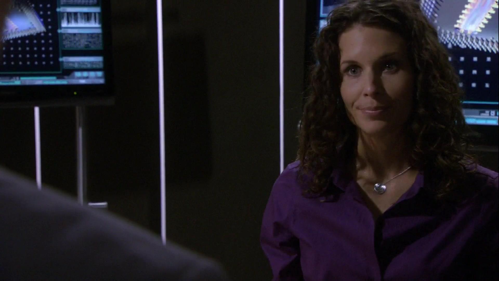 Watch Eureka Episode: Best in Faux - NBC.com