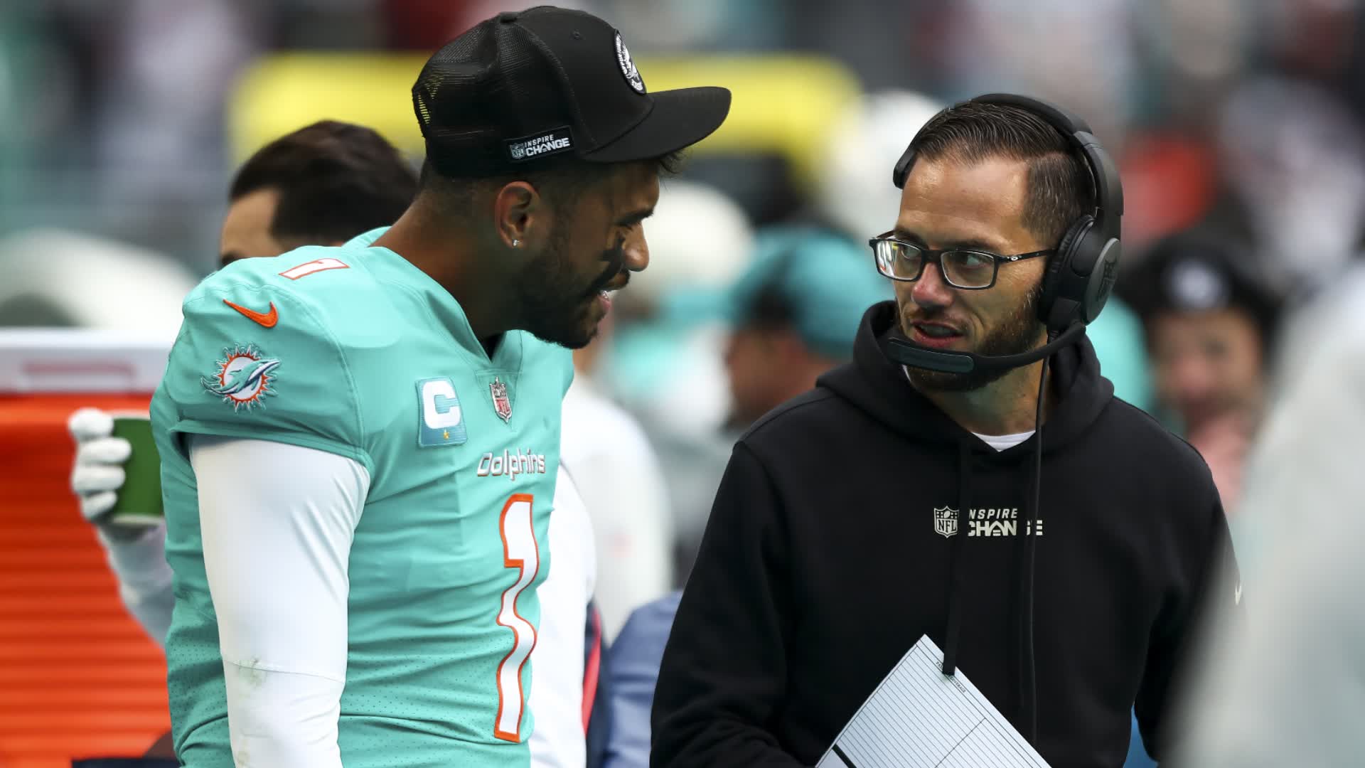 Watch Sports Clip: Los Miami Dolphins mantienen su confianza en Tua ...
