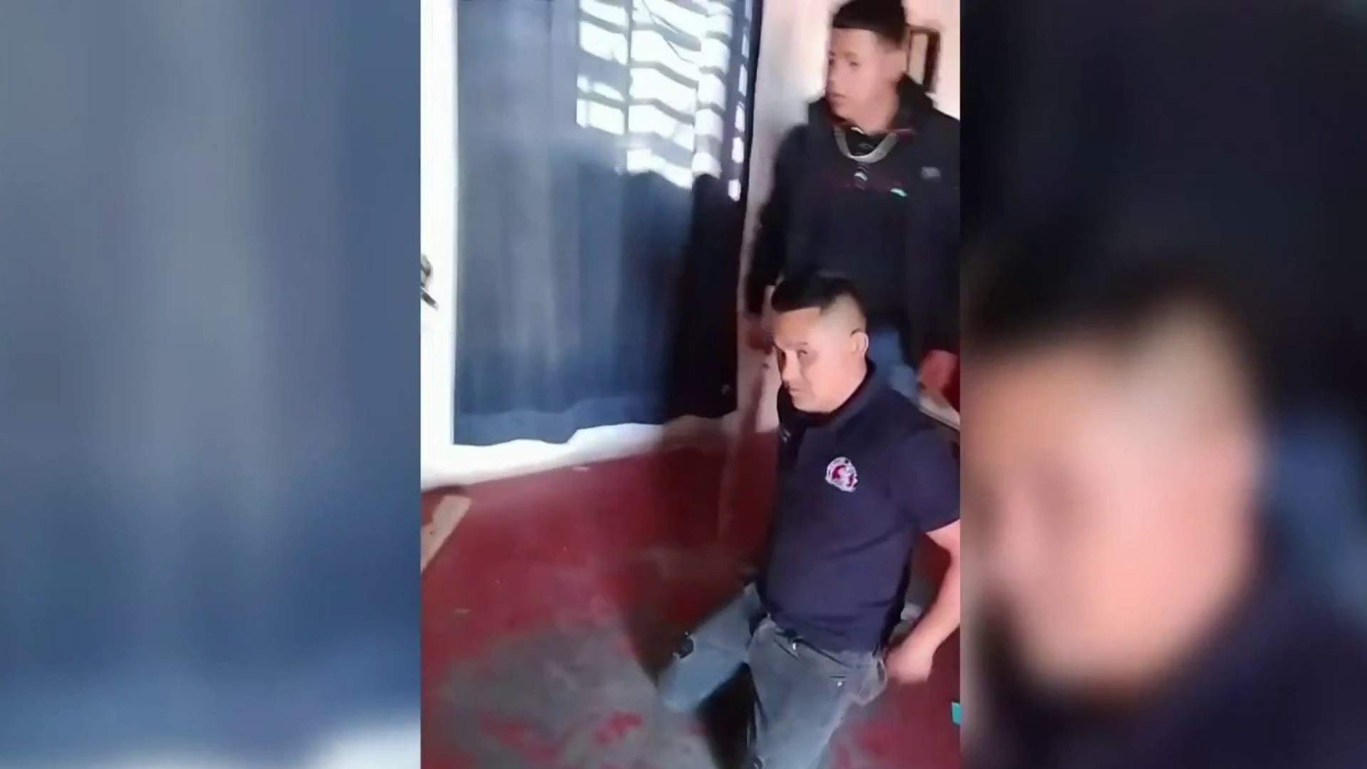 Watch Al Rojo Vivo Highlight: Hombres castigan a tablazos a ...